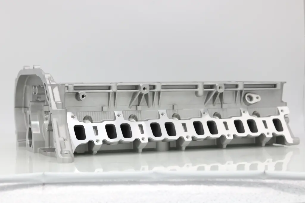 Ford/Mazda P5AT Cylinder head bare Exhaust valves are at 45* and Inlet ...